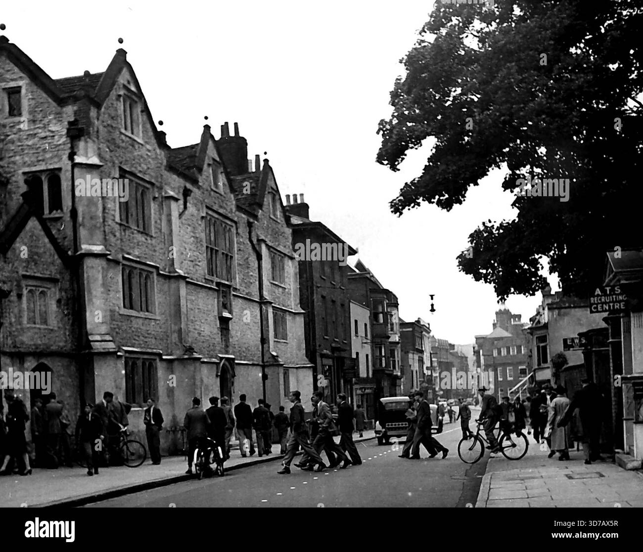 Guildford, the Peter Pan town of England that does not want to grown ...