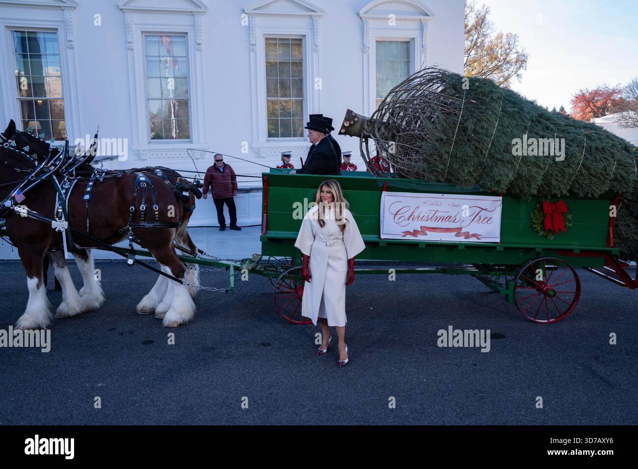 First lady Melania Trump welcomes the Official 2025 White House ...