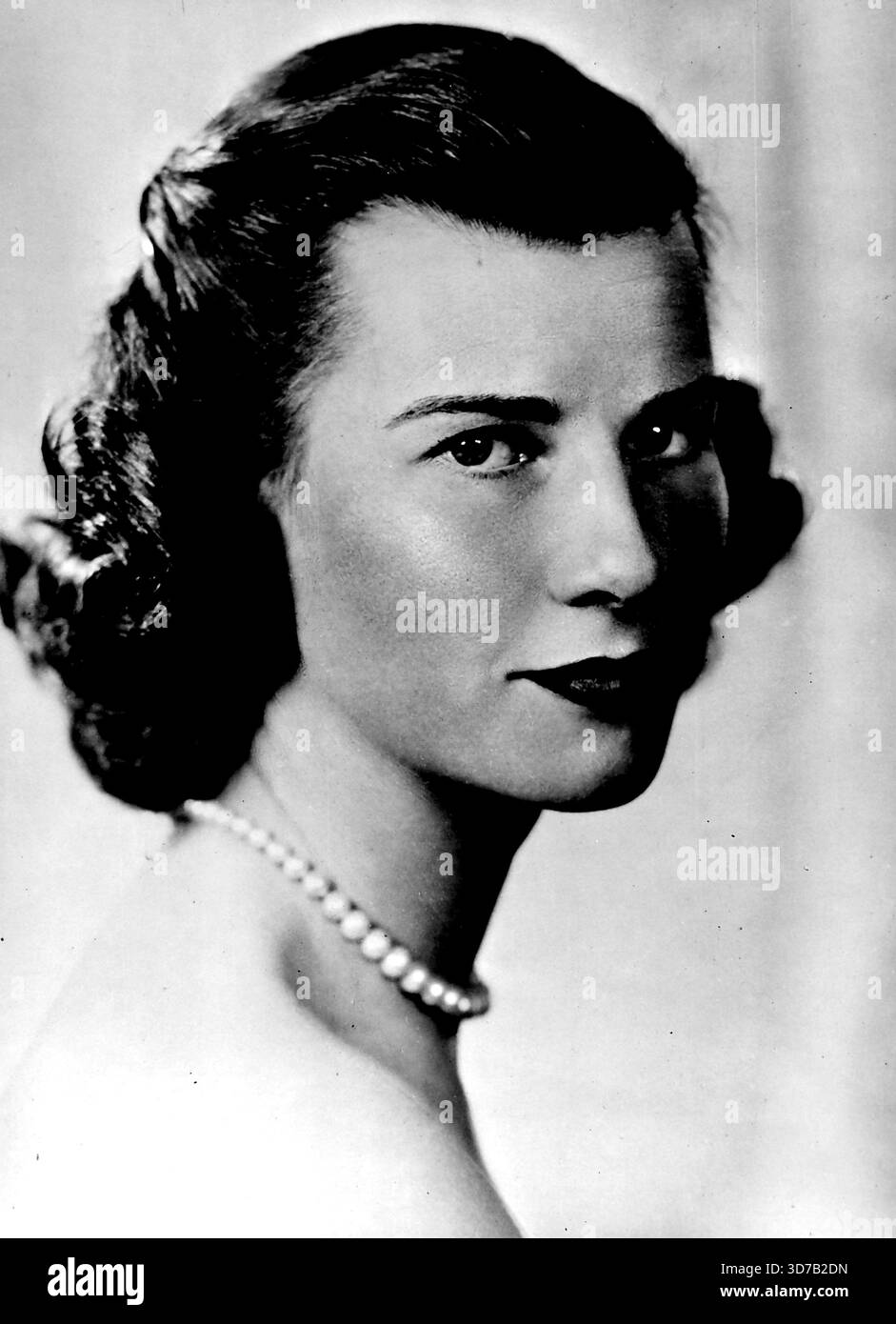 Nee lady isabel milles lade hi-res stock photography and images - Alamy