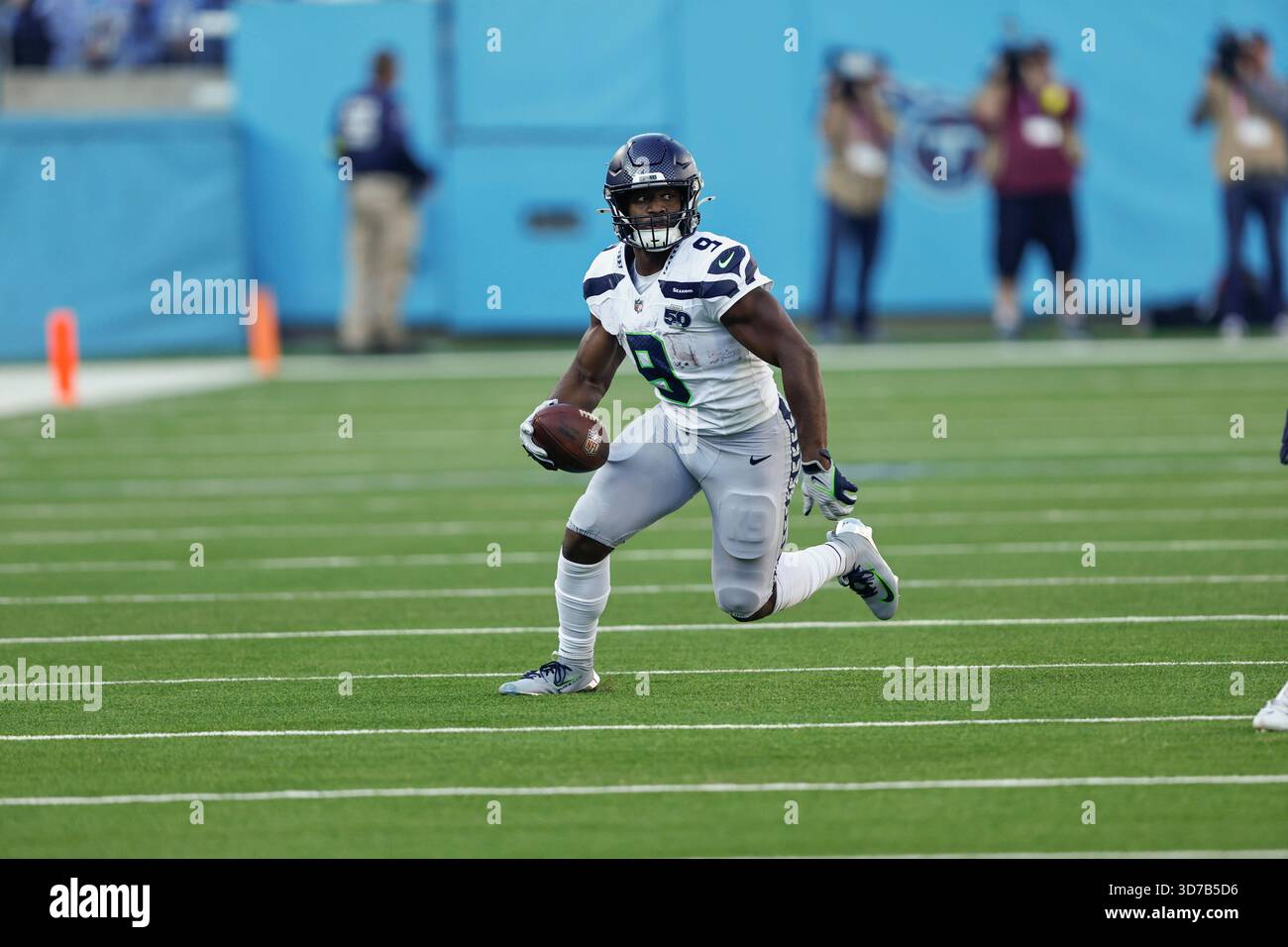 Seattle Seahawks running back Kenneth Walker III (9) plays during their ...