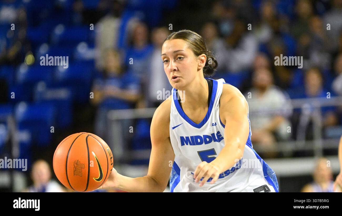 Middle Tennessee guard Carsyn Swaney (5) plays Tennessee in an NCAA ...
