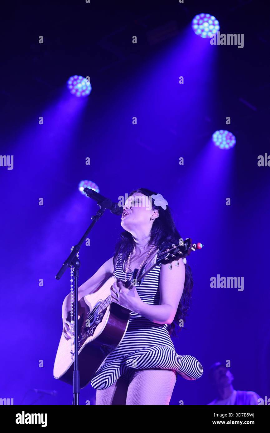 London, UK. November 24, 2025. British singer/songwriter Alessi Rose ...