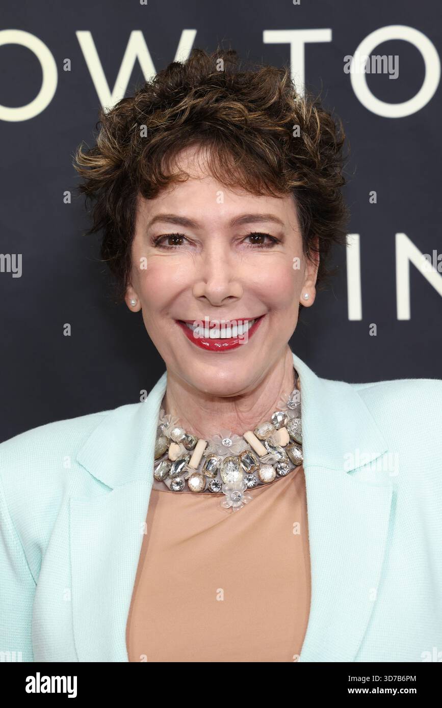 Beverly Hills, California, USA. 23rd November, 2025. Diane Robin ...