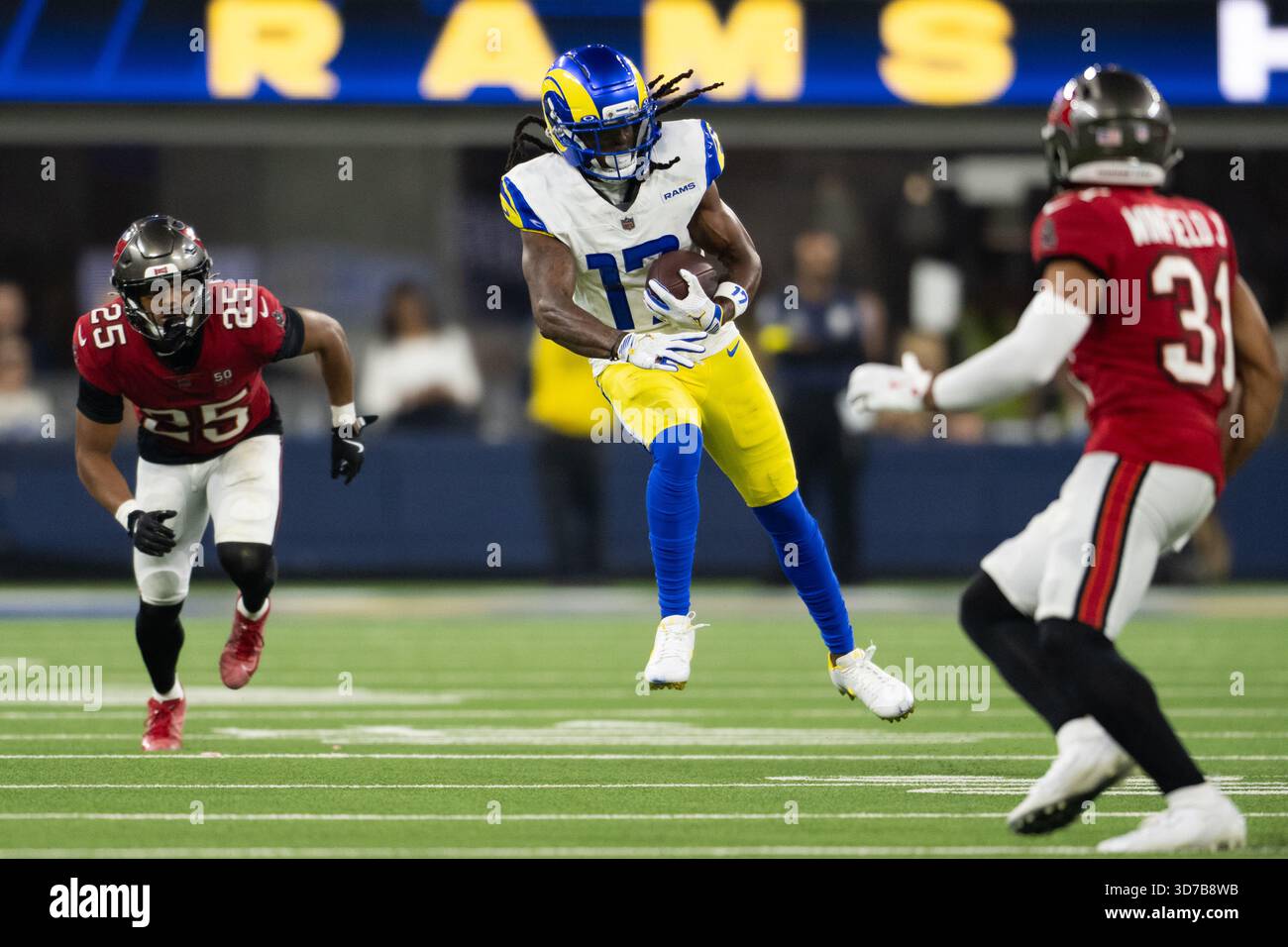 Los Angeles Rams wide receiver Davante Adams (17) catches the ball ...