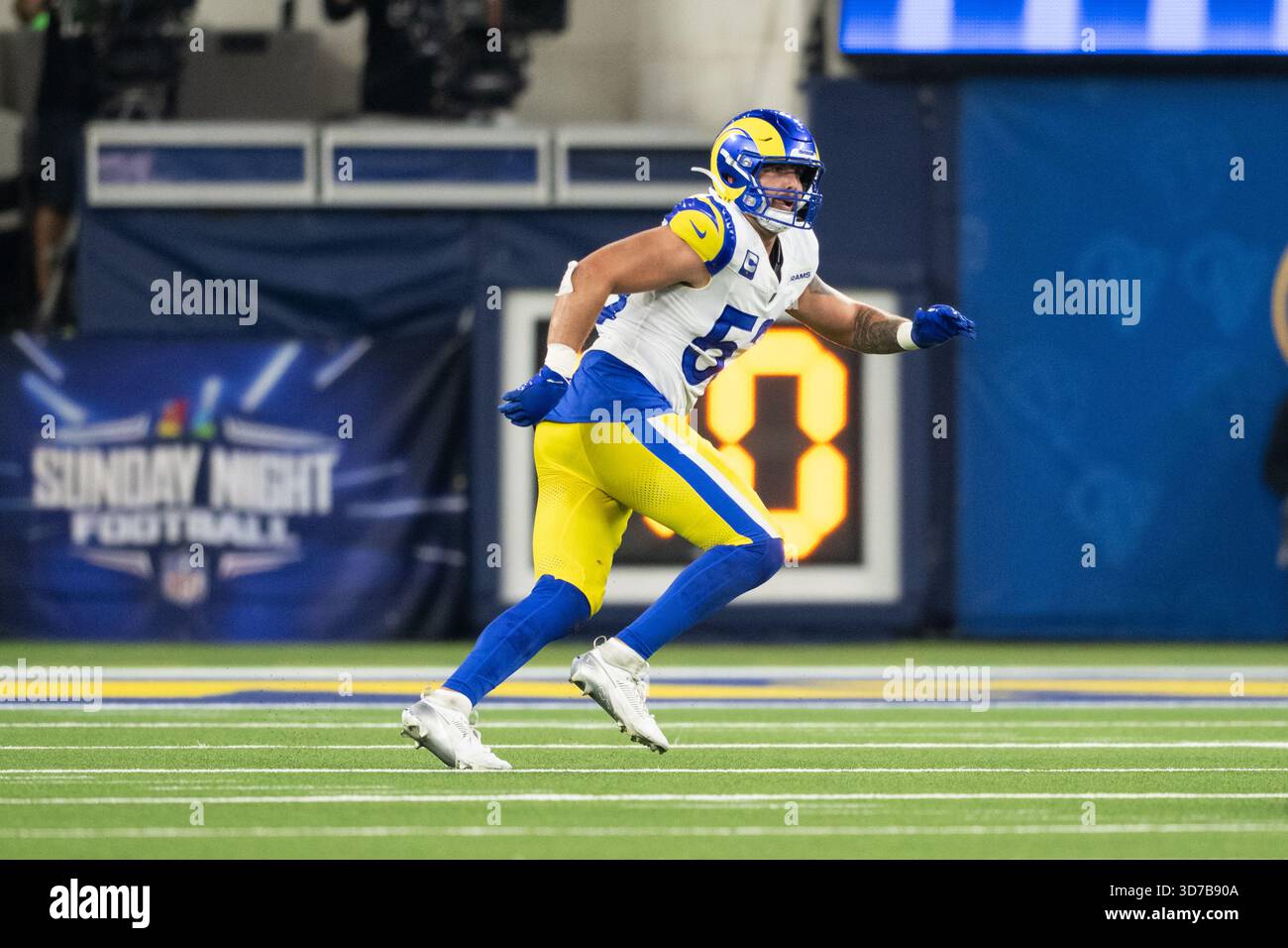 Los Angeles Rams linebacker Nate Landman (53) takes his stance during ...