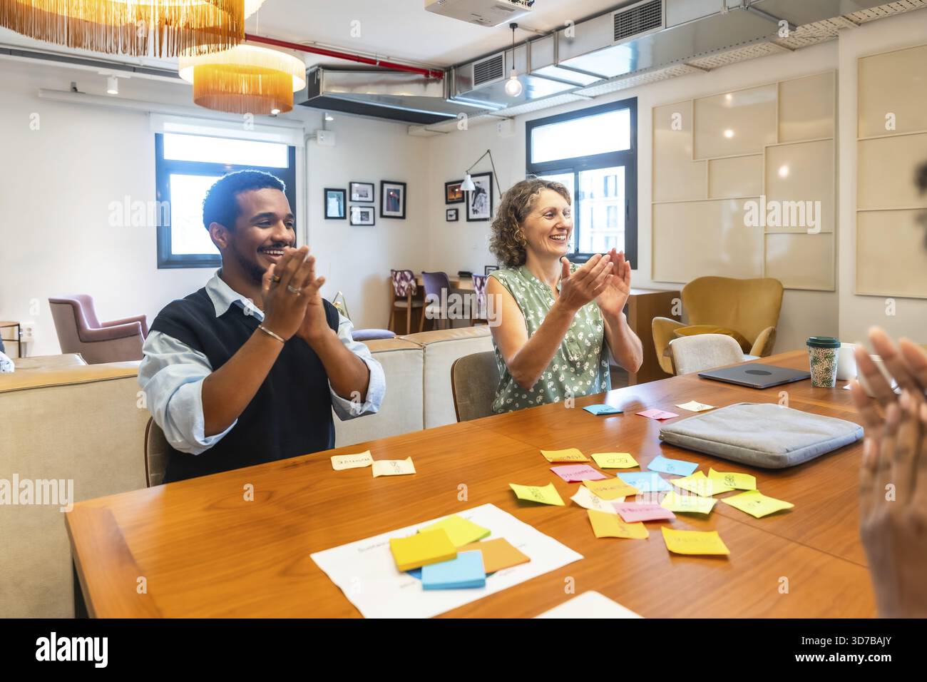 Brainstorming ideas using sticky hi-res stock photography and images ...