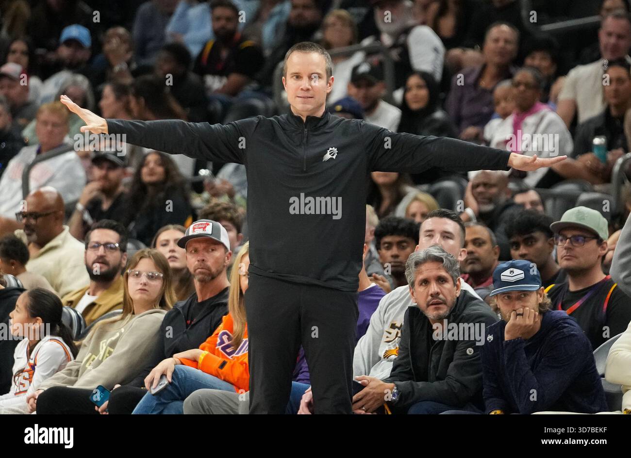 Phoenix Suns' head coach Jordan Ott against San Antonio Spurs during an ...