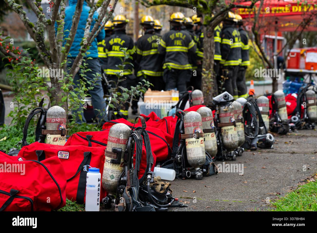 Seattle, USA. 24th Nov, 2025. Seattle Fire Department live fire ...