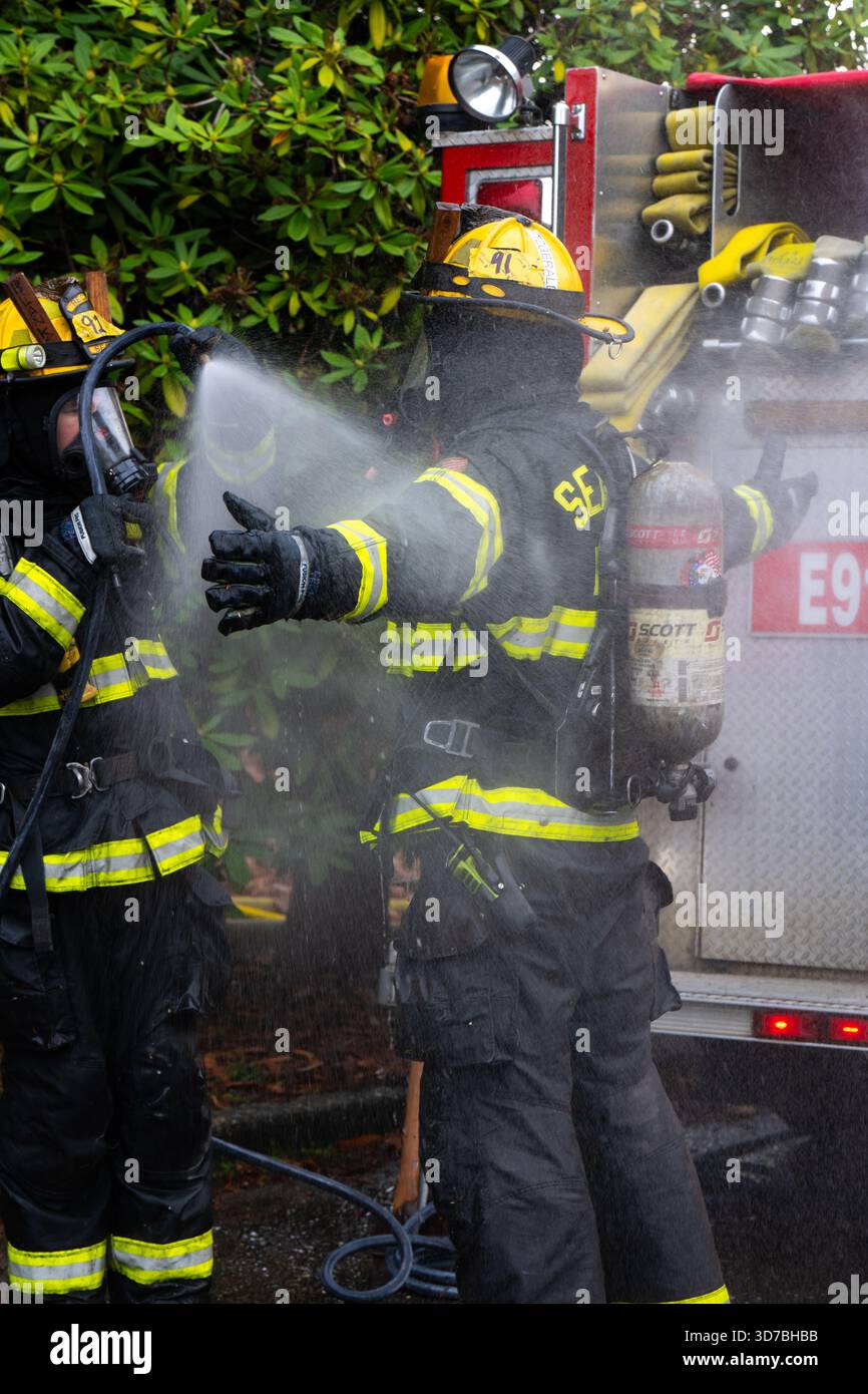 Seattle, USA. 24th Nov, 2025. Seattle Fire Department live fire ...