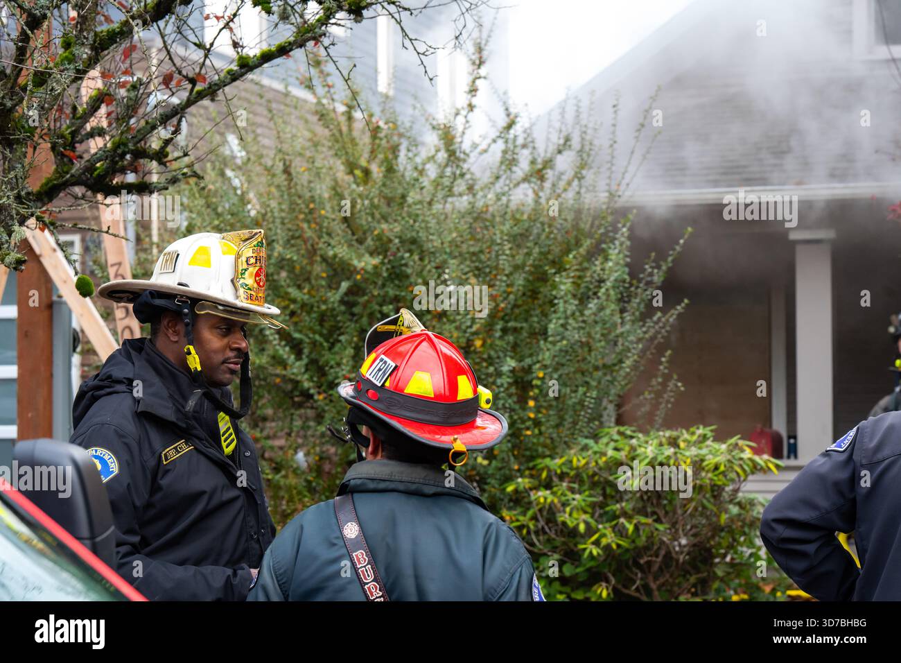 Seattle, USA. 24th Nov, 2025. Seattle Fire Department live fire ...