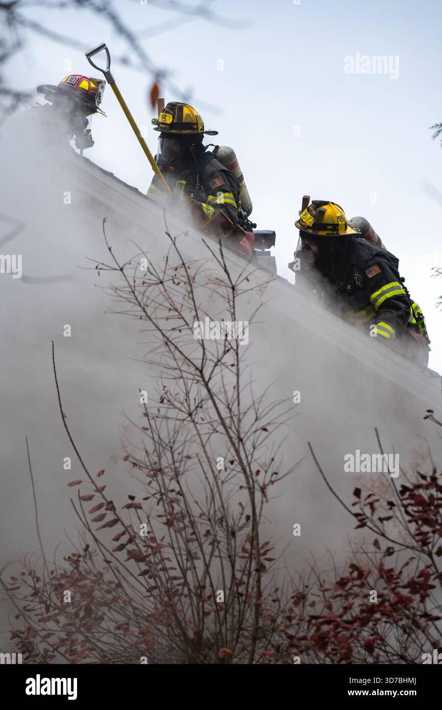Seattle, USA. 24th Nov, 2025. Seattle Fire Department live fire ...