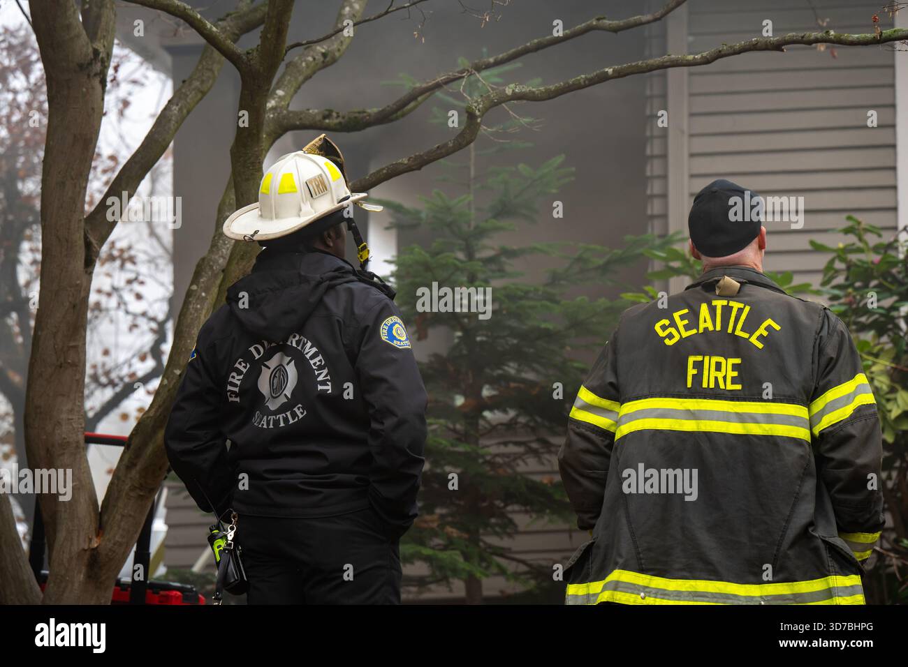 Seattle, USA. 24th Nov, 2025. Seattle Fire Department live fire ...