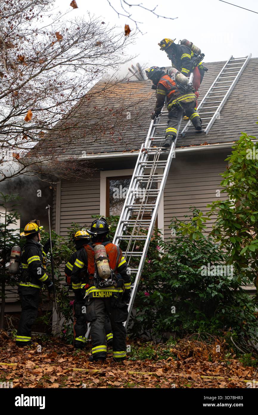 Seattle, USA. 24th Nov, 2025. Seattle Fire Department live fire ...
