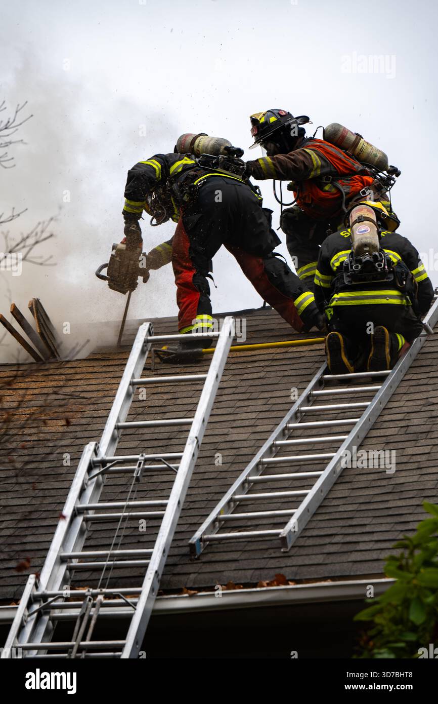 Seattle, USA. 24th Nov, 2025. Seattle Fire Department live fire ...