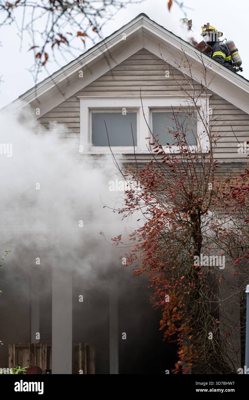 Seattle, USA. 24th Nov, 2025. Seattle Fire Department live fire ...