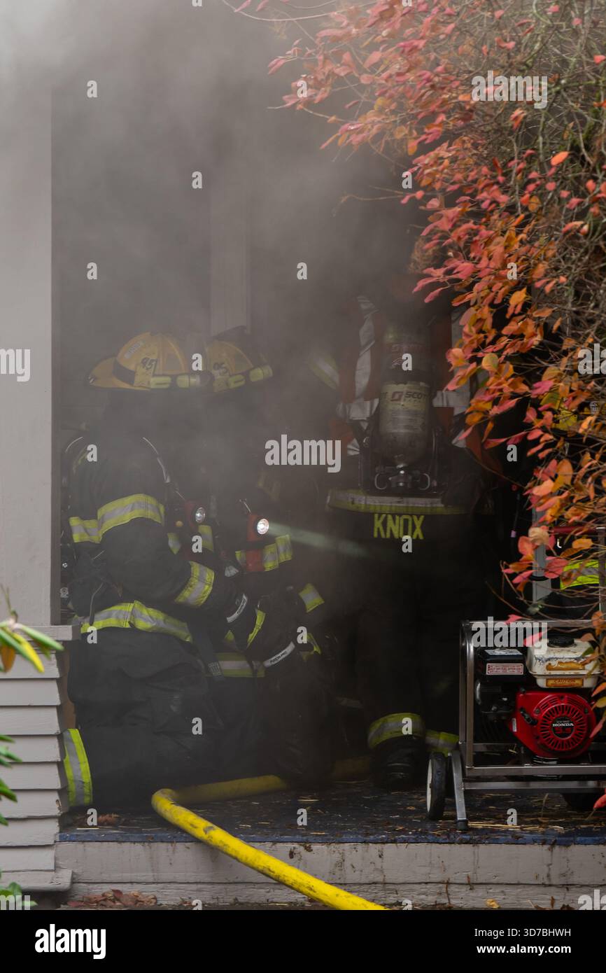 Seattle, USA. 24th Nov, 2025. Seattle Fire Department live fire ...