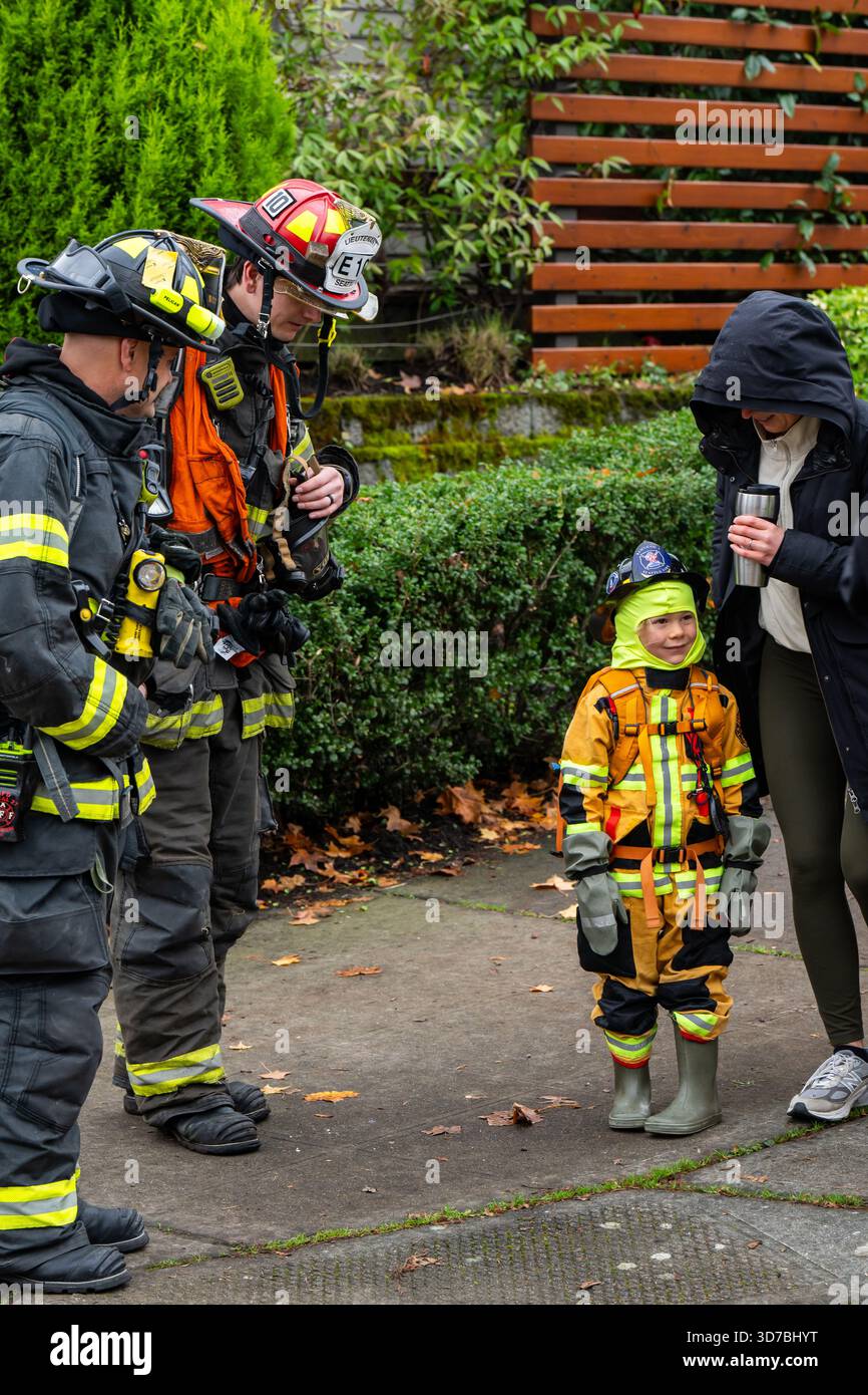 Seattle, USA. 24th Nov, 2025. Seattle Fire Department live fire ...