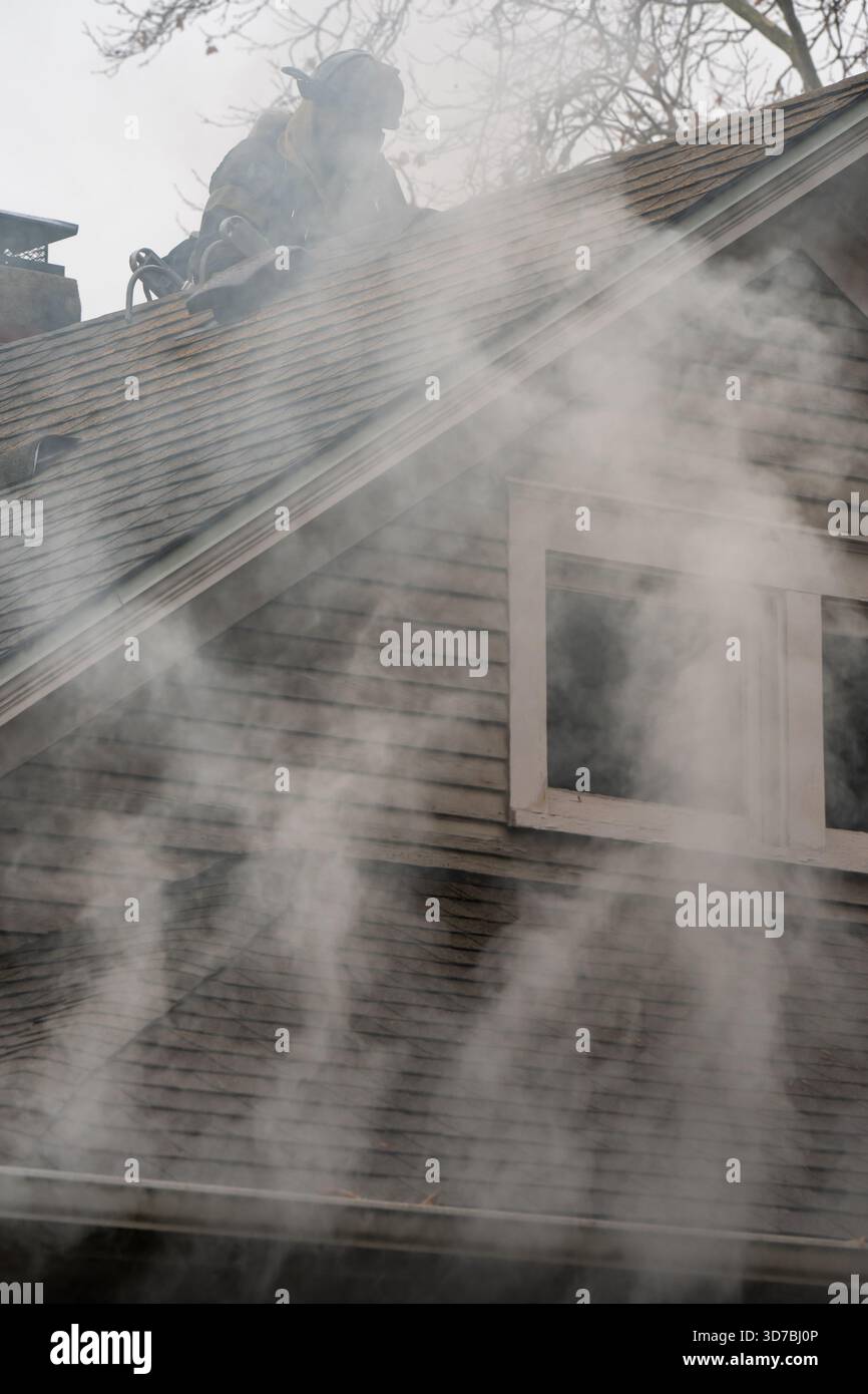 Seattle, USA. 24th Nov, 2025. Seattle Fire Department live fire ...