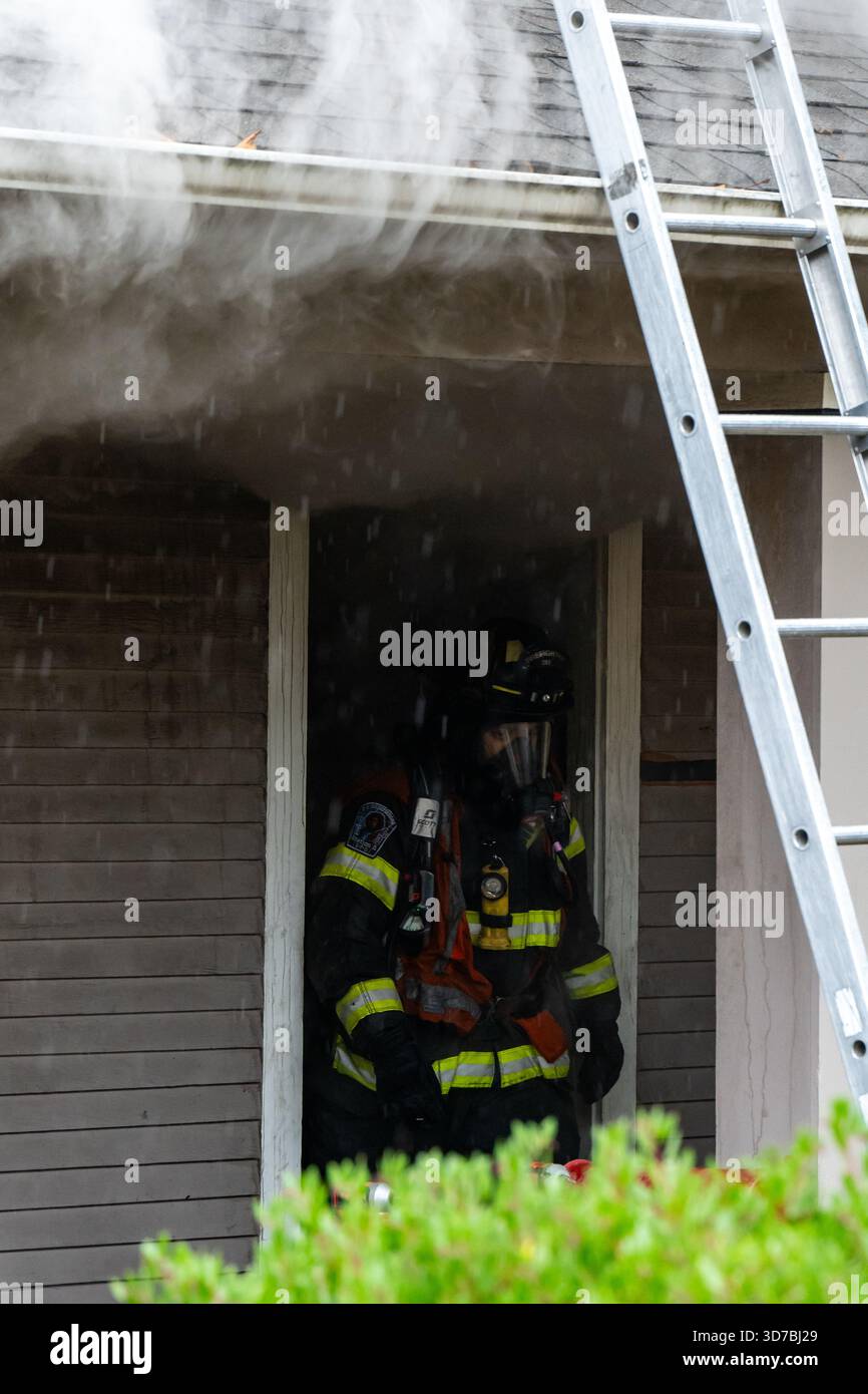Seattle, USA. 24th Nov, 2025. Seattle Fire Department live fire ...