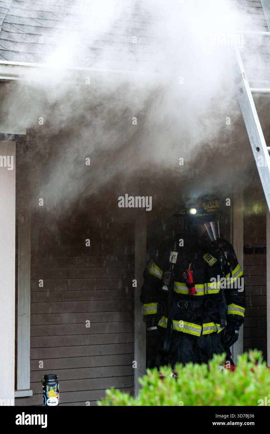 Seattle, USA. 24th Nov, 2025. Seattle Fire Department live fire ...