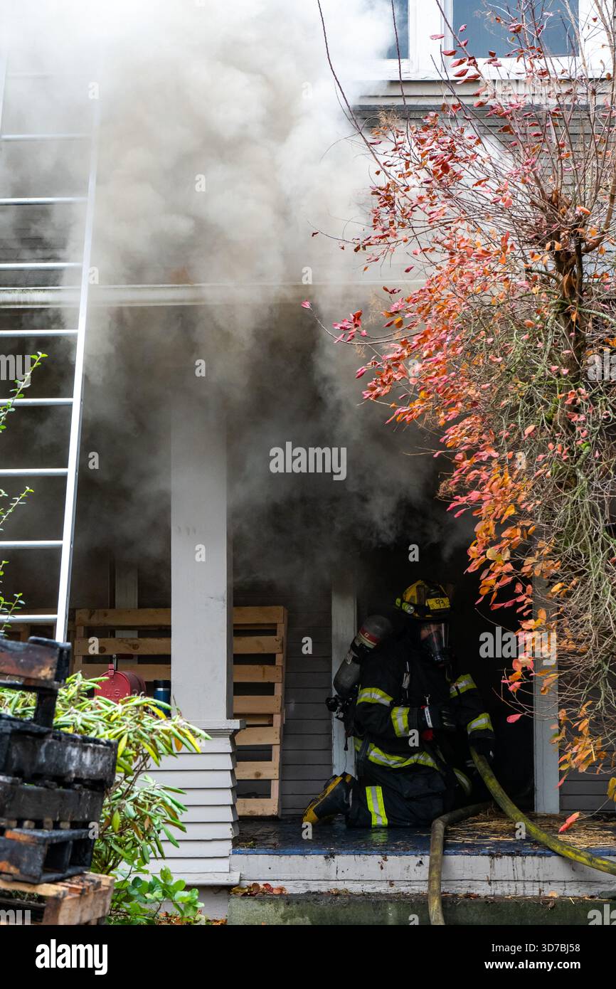 Seattle, USA. 24th Nov, 2025. Seattle Fire Department live fire ...