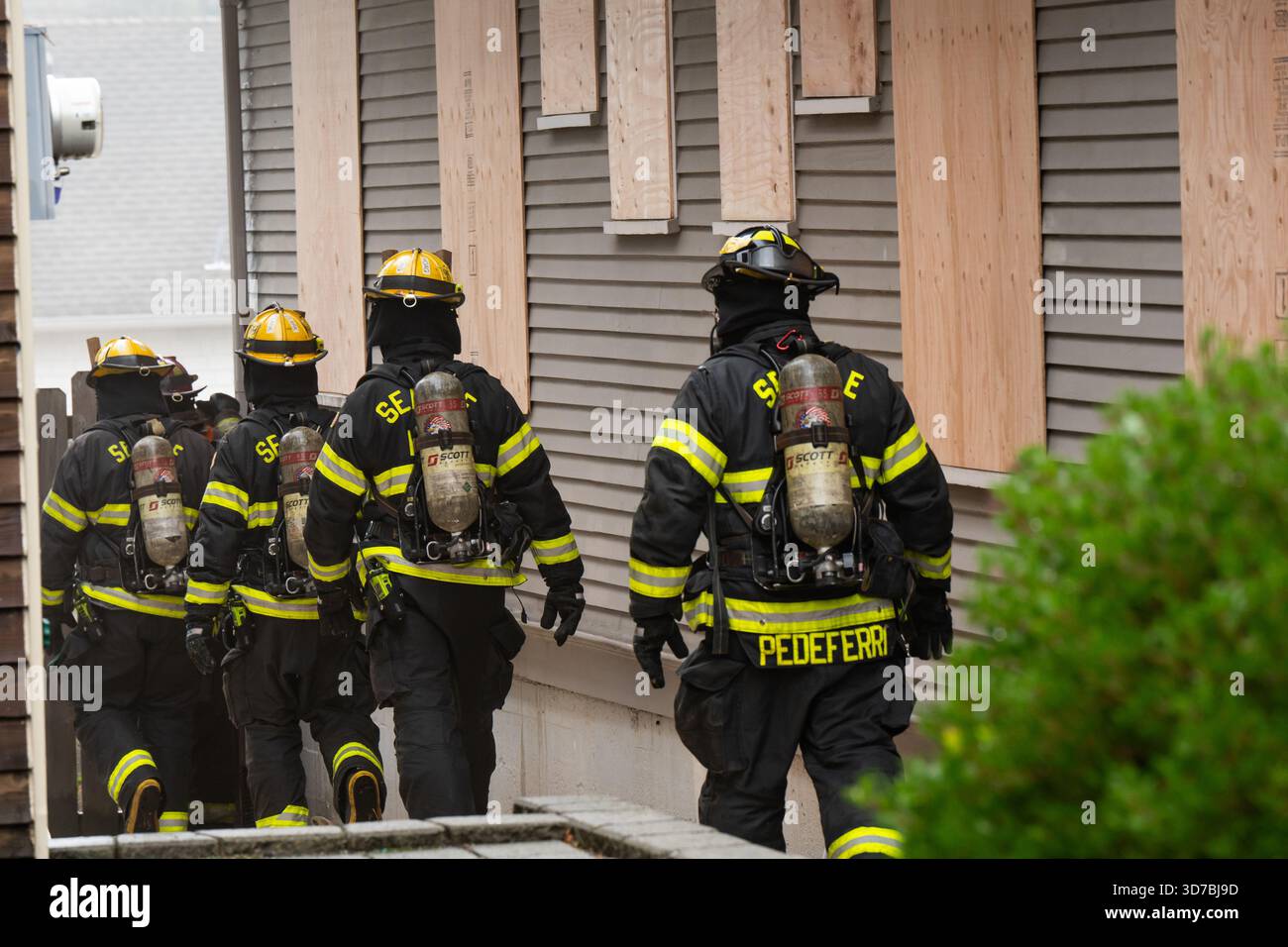 Seattle, USA. 24th Nov, 2025. Seattle Fire Department live fire ...