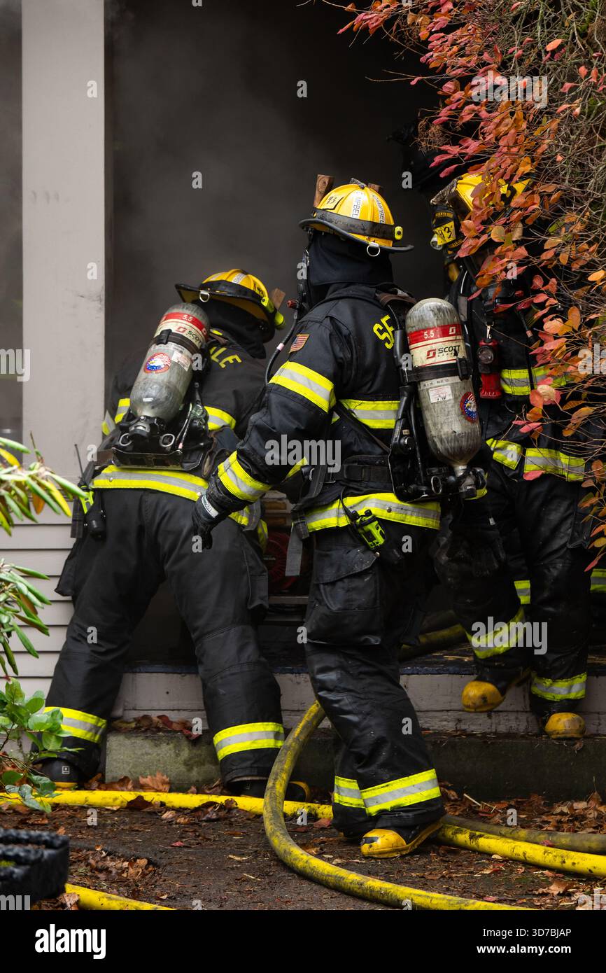 Seattle, USA. 24th Nov, 2025. Seattle Fire Department live fire ...
