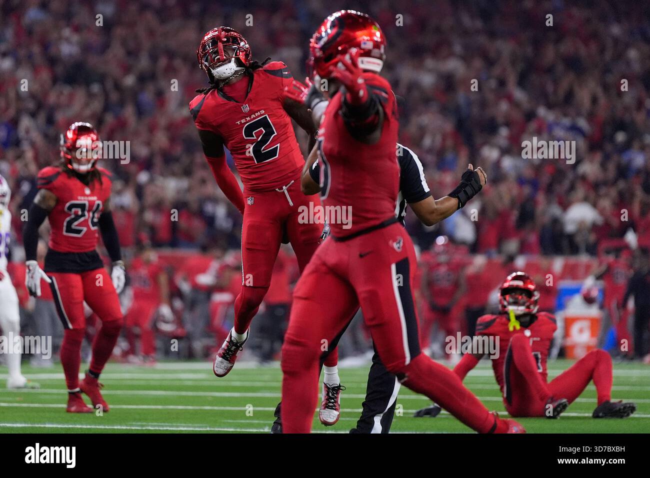 Houston Texans safety Calen Bullock (2) celebrates after an ...