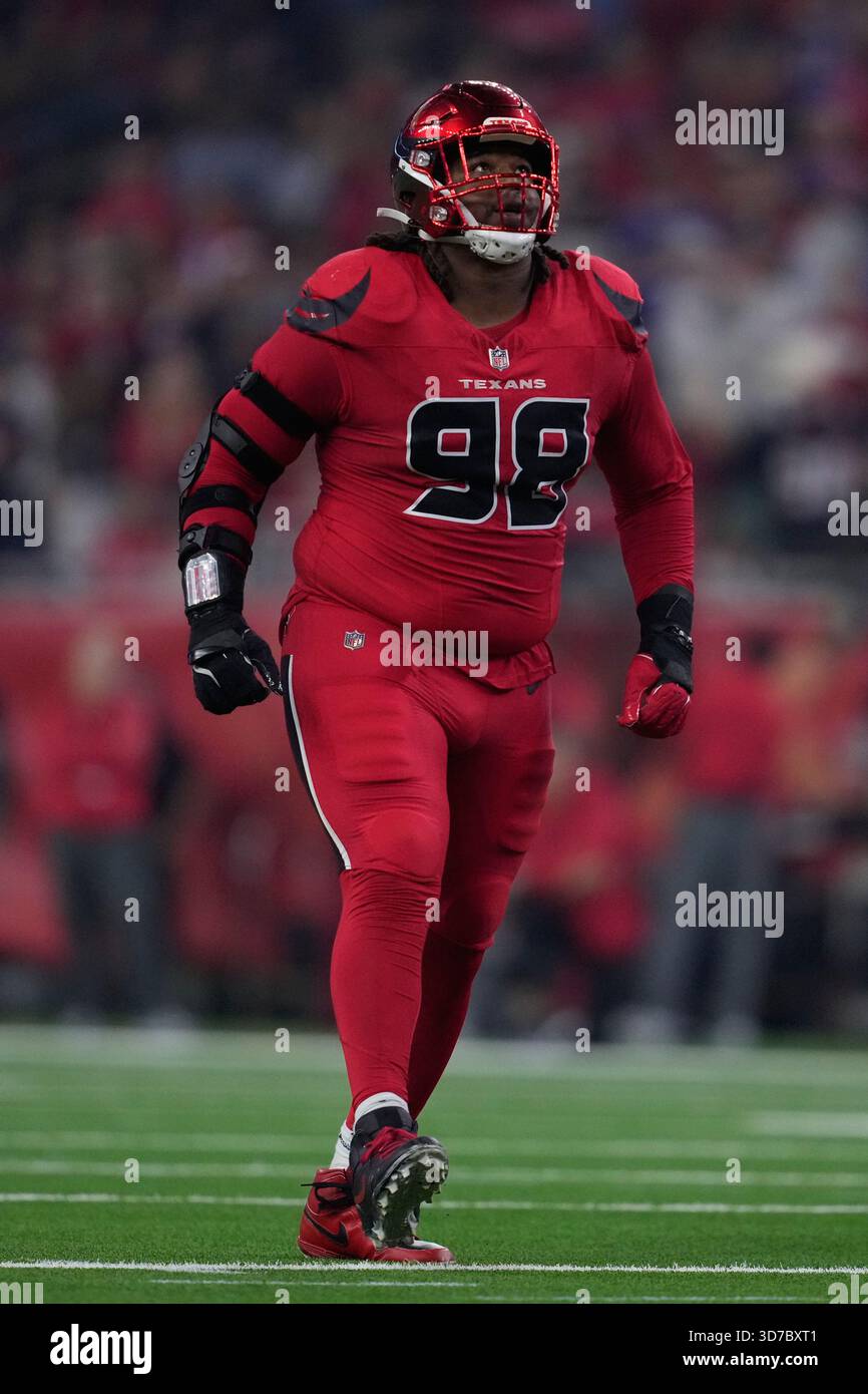 Houston Texans defensive tackle Tim Settle Jr. (98) stands on the field ...