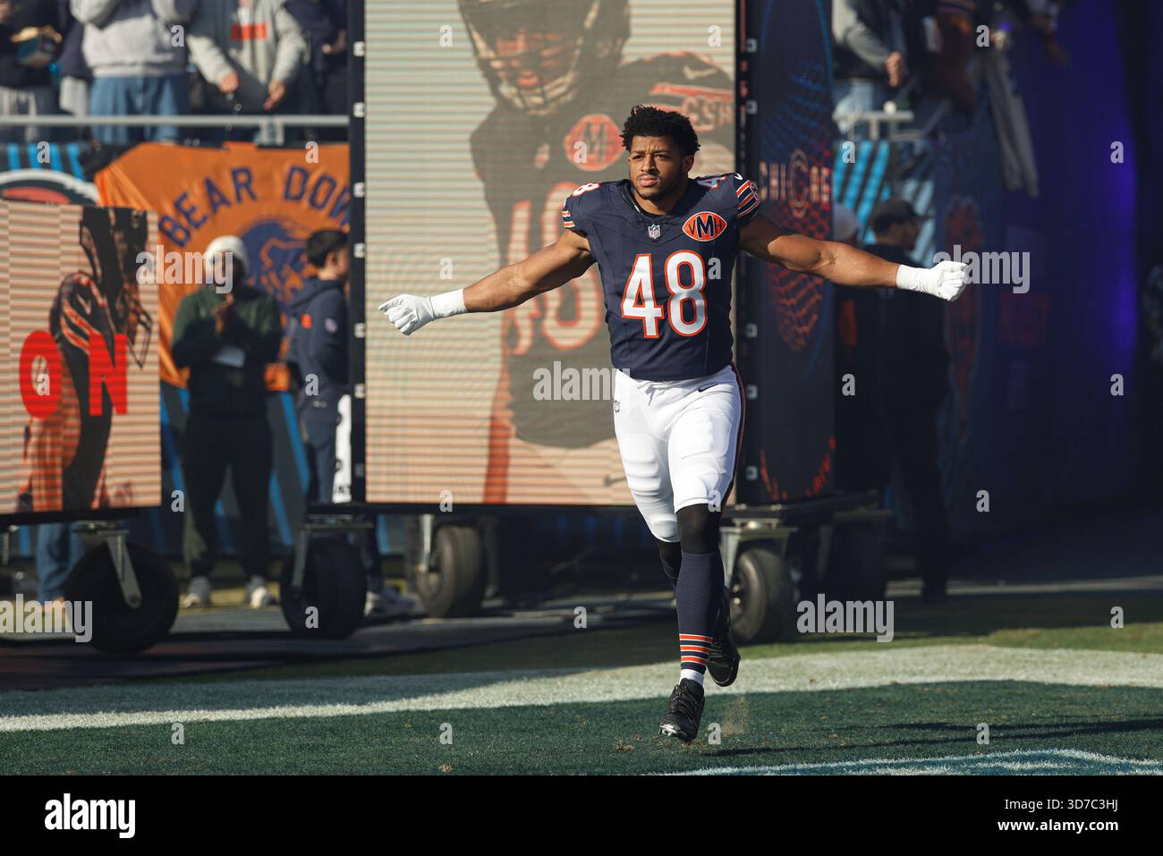 Chicago Bears linebacker D'Marco Jackson (48) runs onto the field prior ...