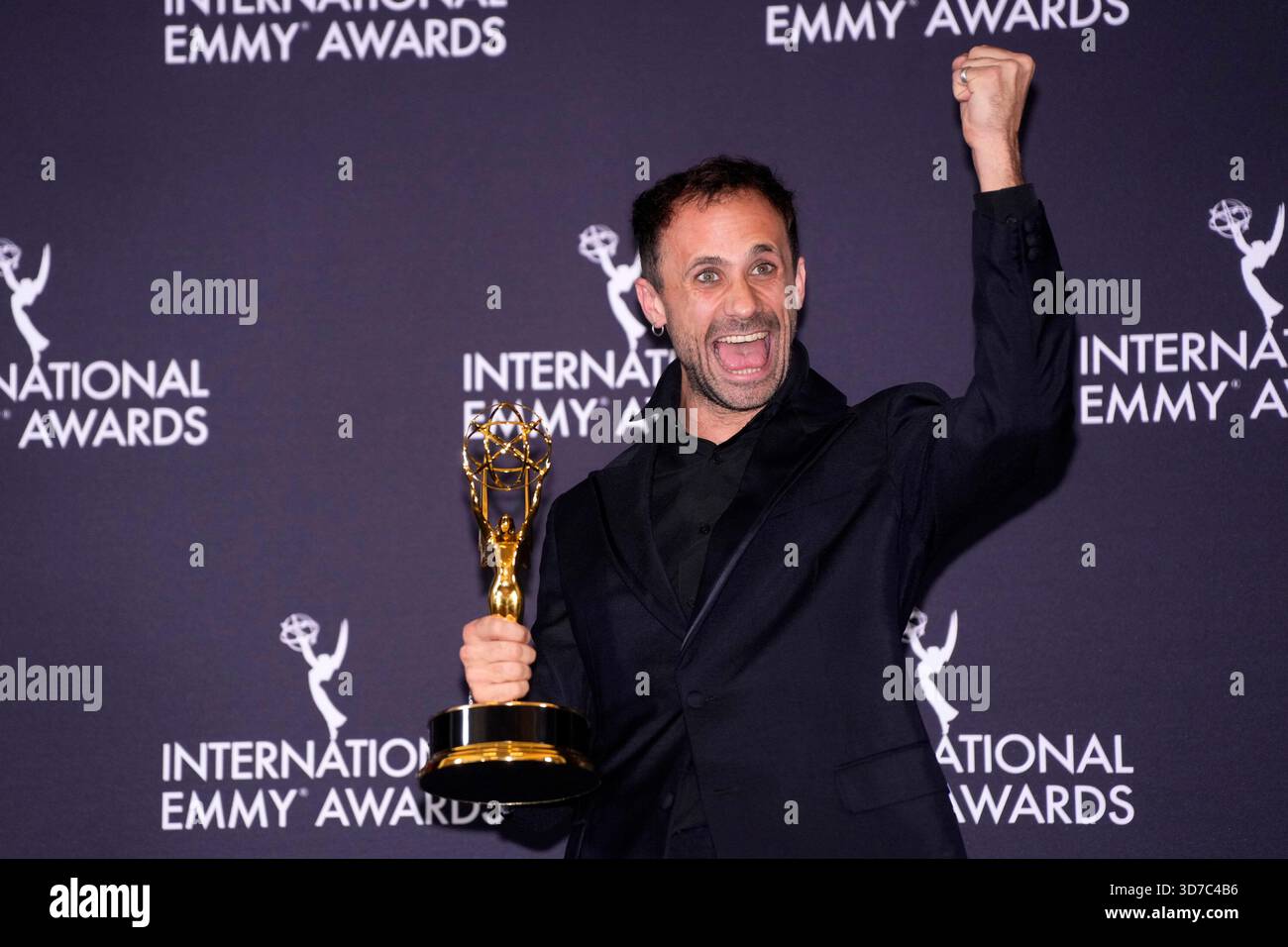 Oriol Pla, winner for Best Performance by an Actor for "Yo, adicto ...