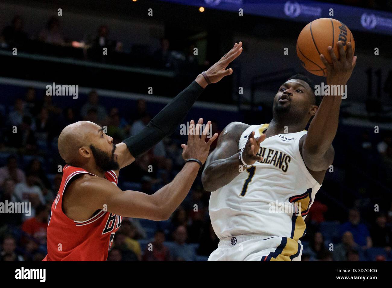 New Orleans Pelicans forward Zion Williamson (1) shoots against Chicago ...