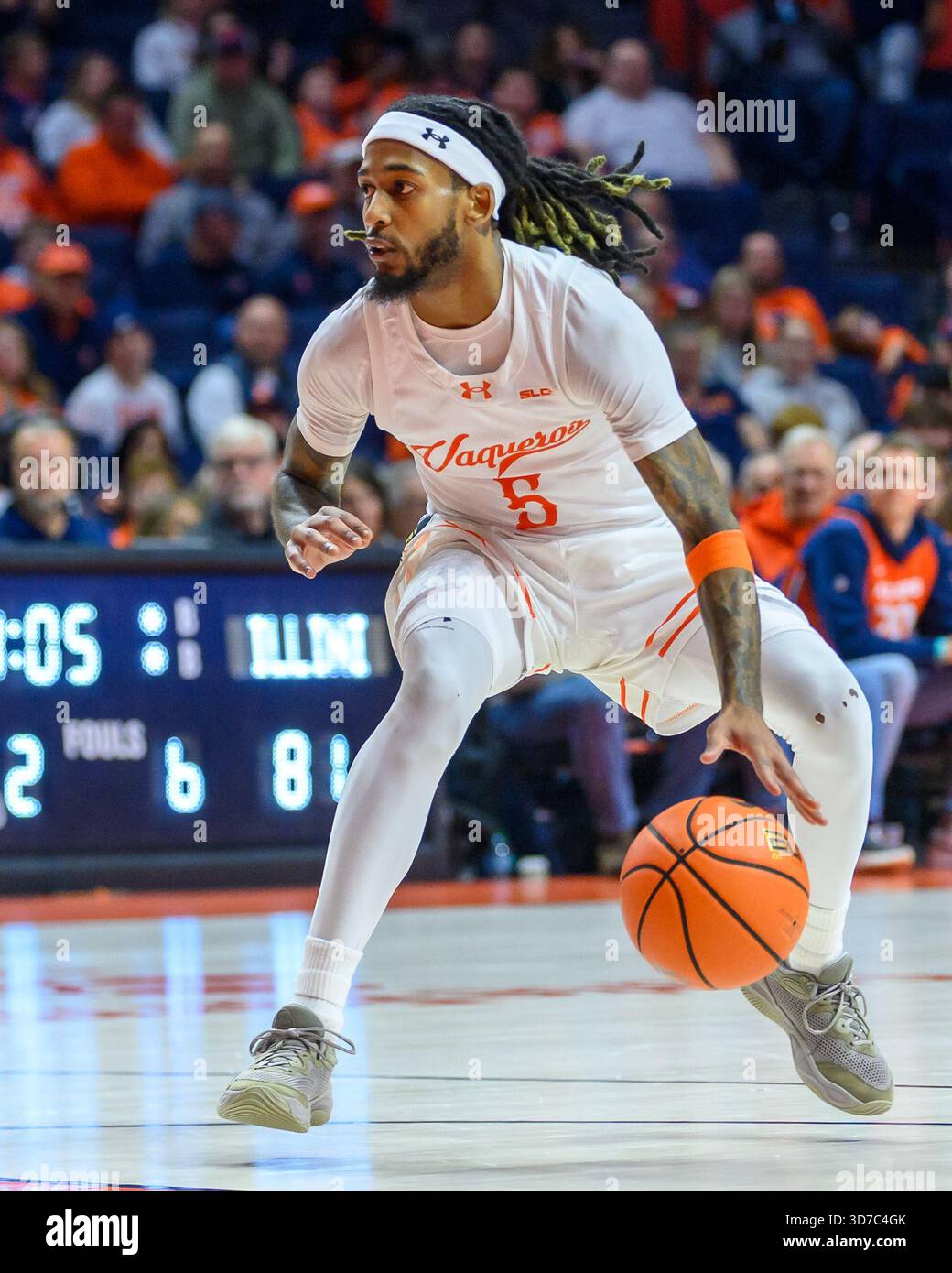 Texas Rio Grande Valley's Leon Horner advances the ball during an NCAA ...