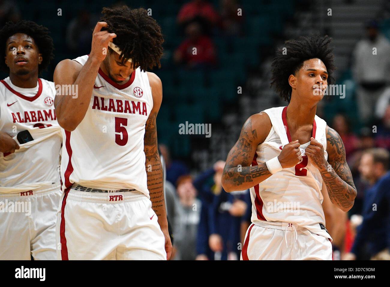 LAS VEGAS, NV - NOVEMBER 24: Alabama Crimson Tide forward Amari Allen ...