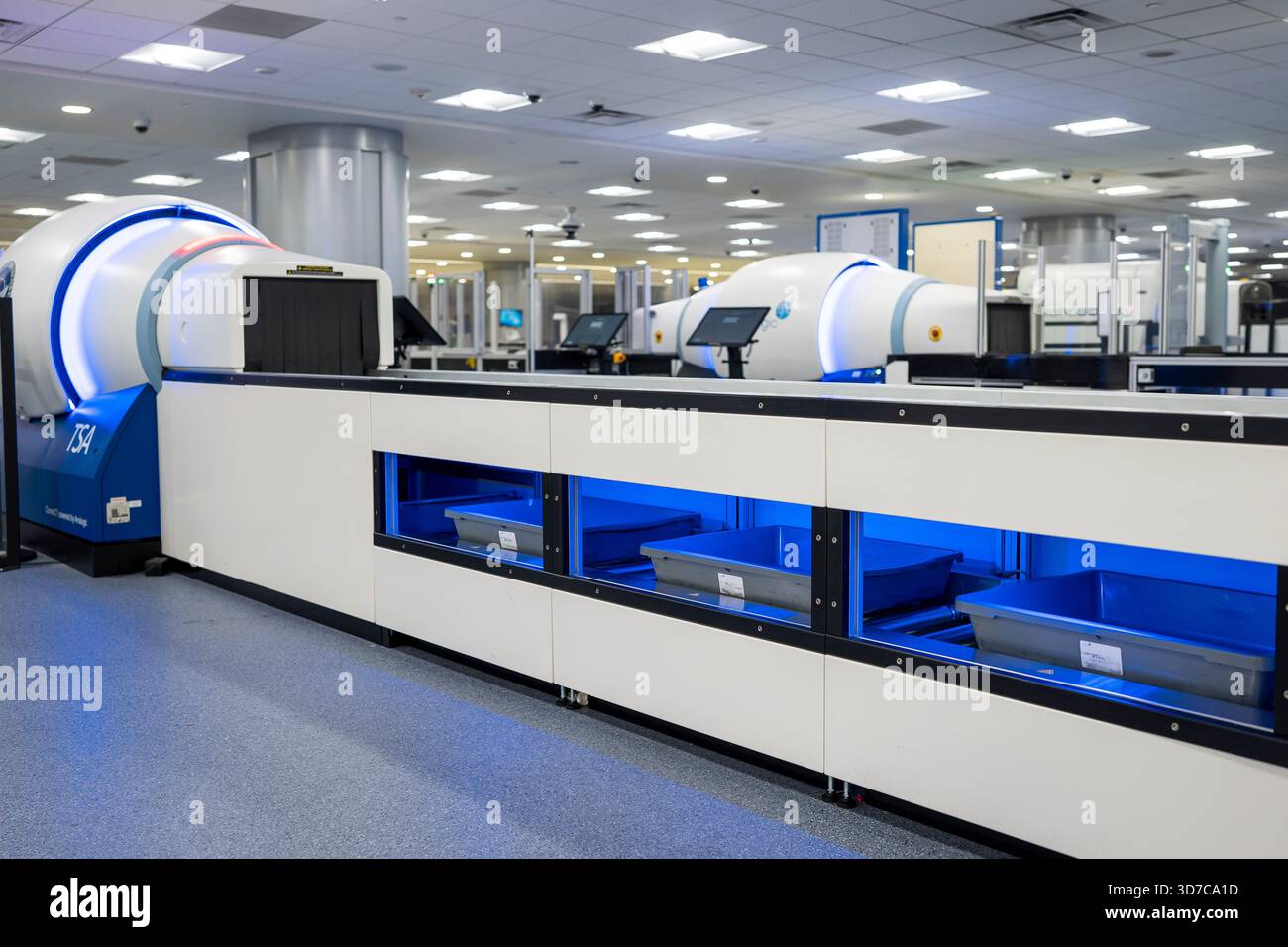 U.S. TSA airport security screening checkpoint at Harry Reid ...