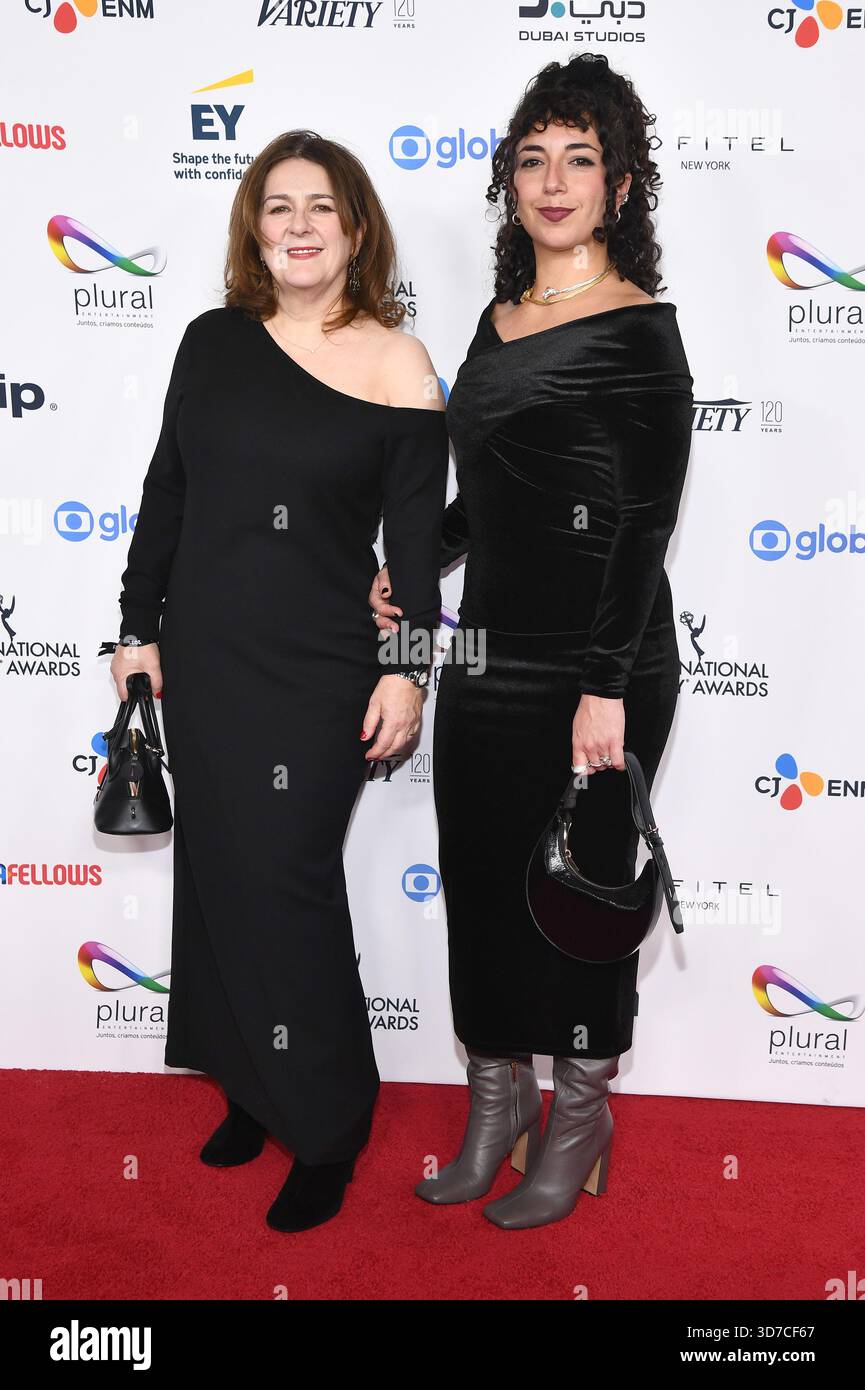 (L-R) (L-R) Melanie Quigley and Vanessa Bowles walking the red carpet ...