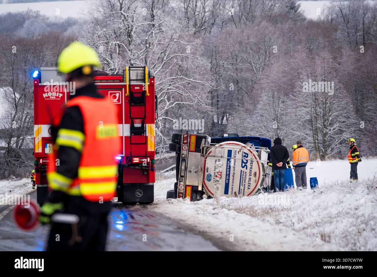 A traffic accident involving a tanker carrying feed whey on the I/23 ...