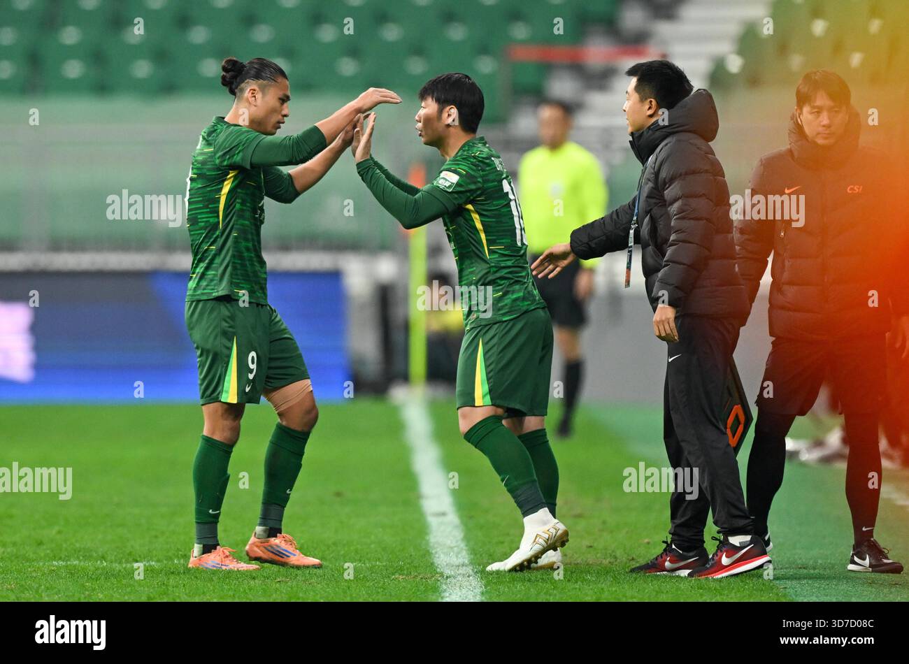 Beijing Guoan Football Club defeated Meizhou Hakka Football Club with 5 ...