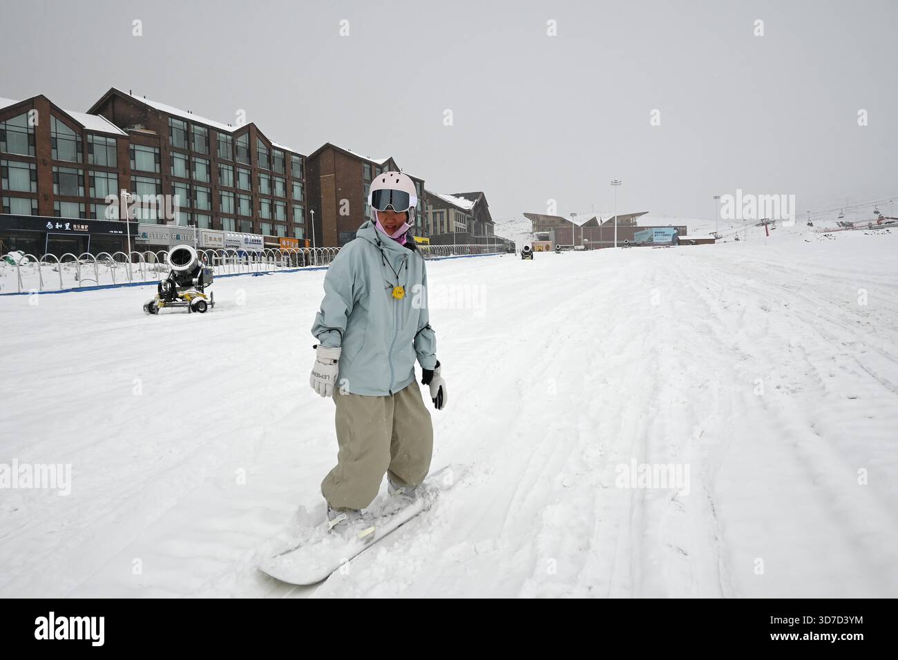 Tourists enjoy skiing in Altay City, northwest China's Xinjiang Uygur ...