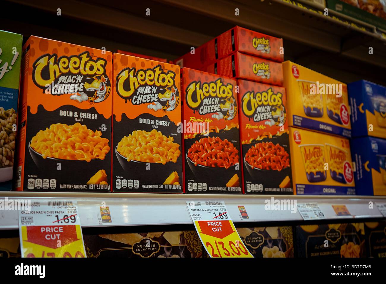 Boxes of Cheetos Mac 'n Cheese on the shelf inside a Smith's grocery ...