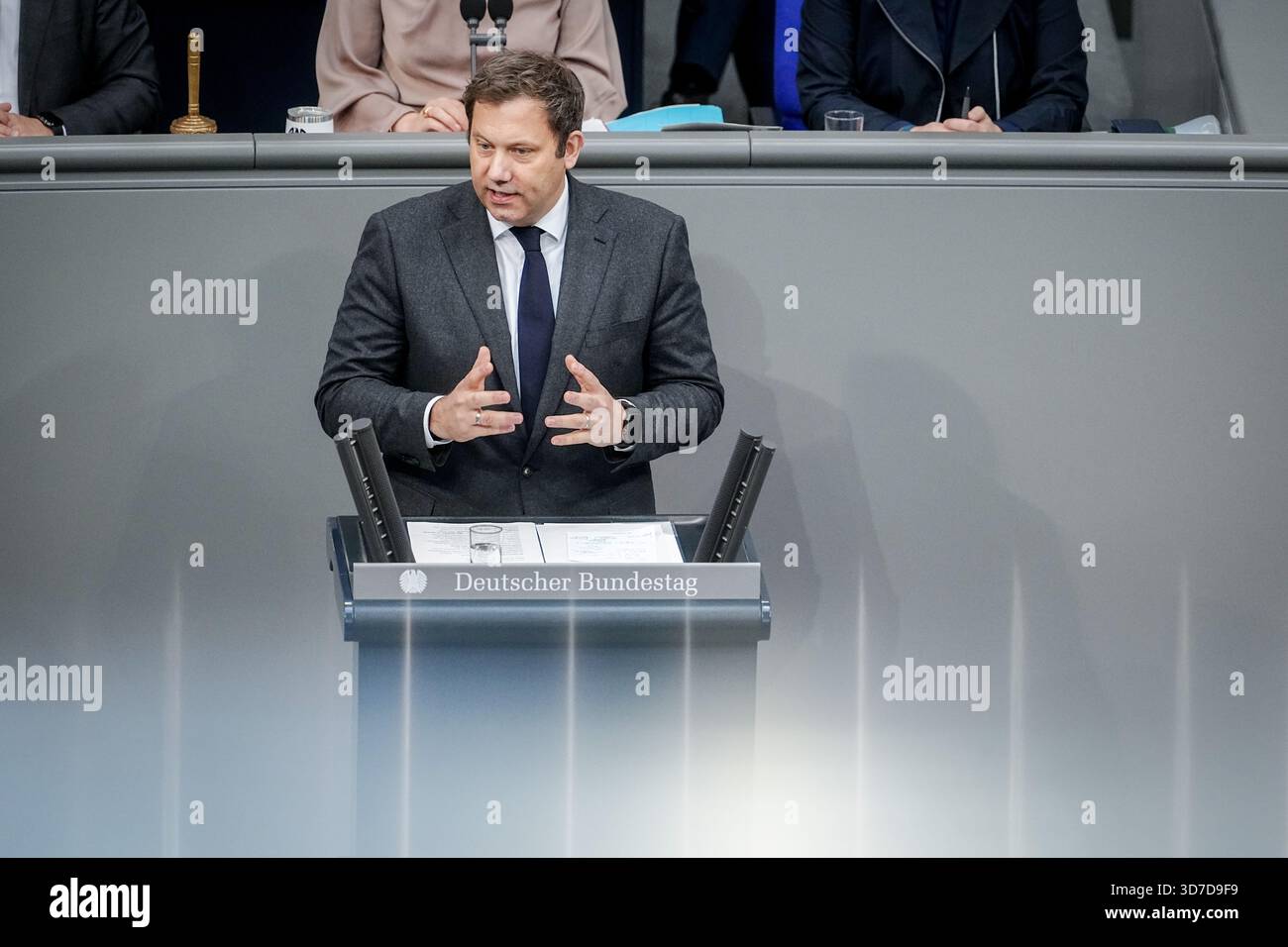25 November 2025, Berlin: Lars Klingbeil (SPD), Federal Minister of ...