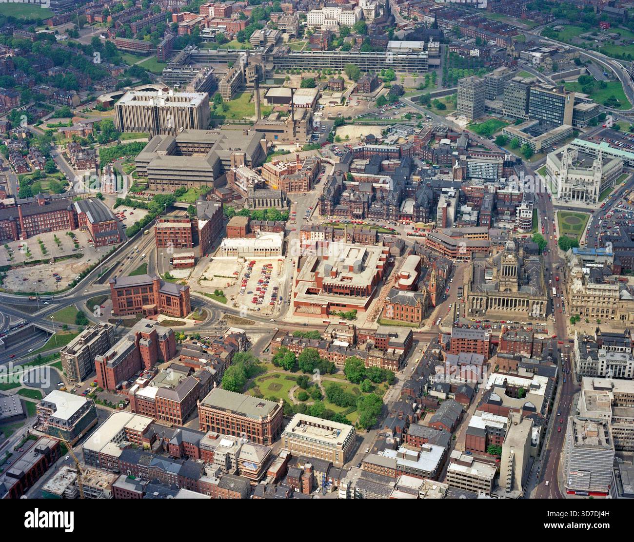 Aerial view of Leeds city centre in 1989, radically different to todays ...