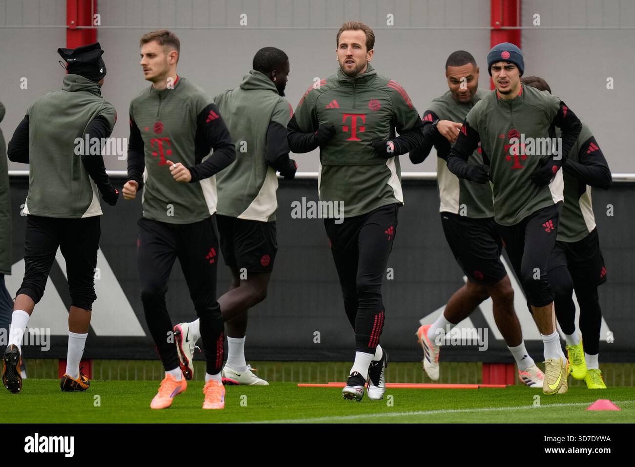 Bayern's Josip Stanisic, from left, Harry Kane and Aleksandar Pavlovic ...