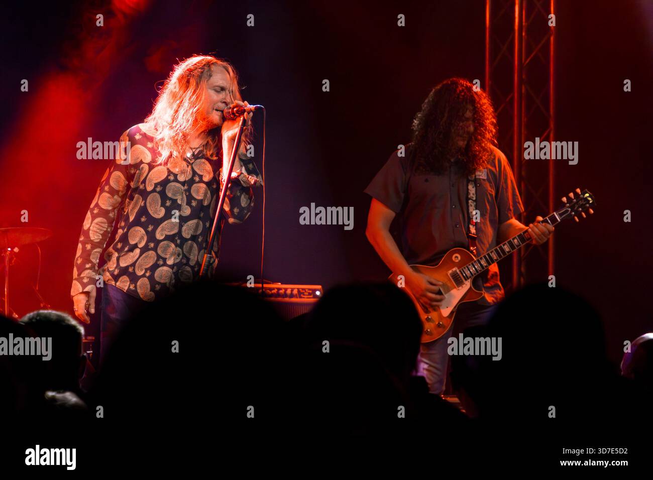 Led-Zeppelin-Tribut-Konzert mit Physical Graffiti und Leadsänger Andrew ...