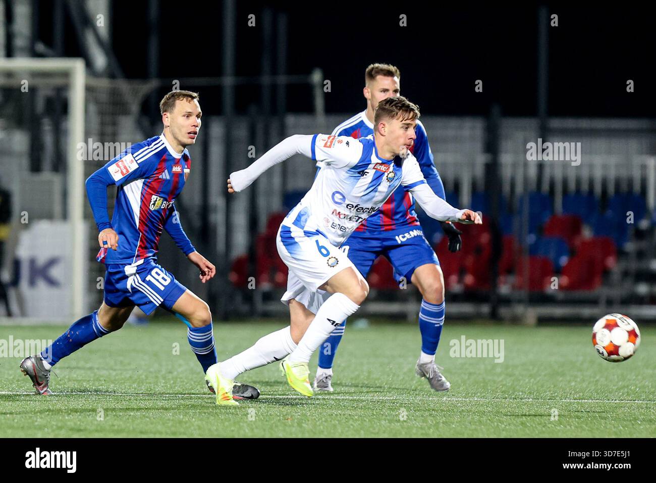 22.11.2025, Bytom Mecz Betclic I liga sezon 2025/26 Polonia Bytom ...