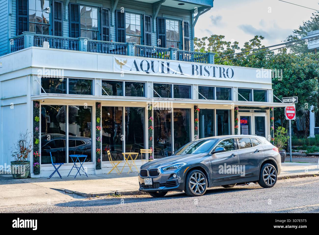 Aquila bistro hi-res stock photography and images - Alamy