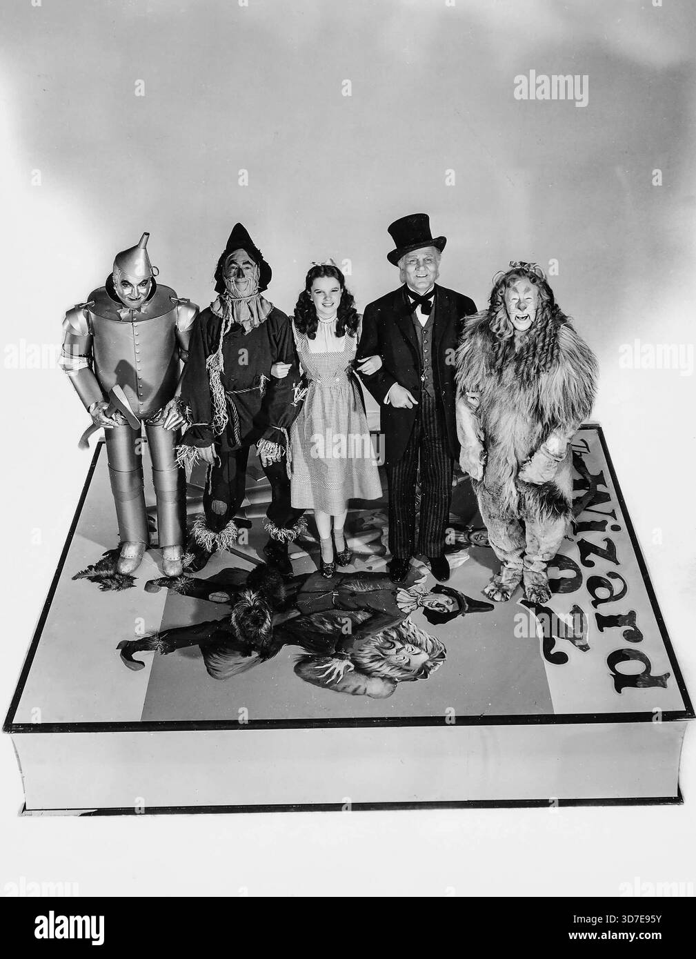 Clara blandick 1939 Black and White Stock Photos & Images - Alamy