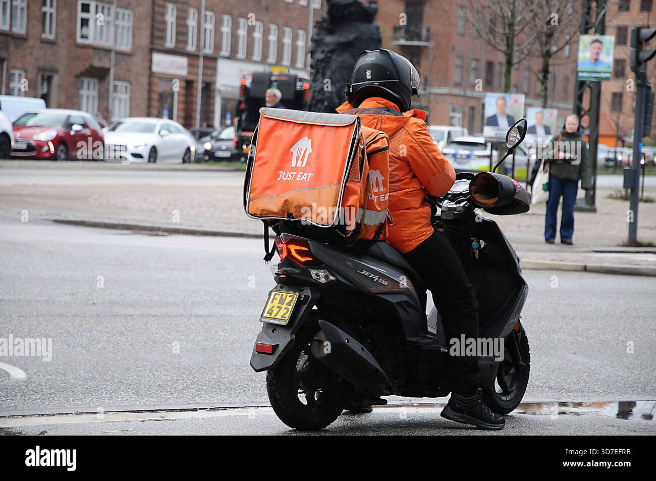 Copenhagen, Denmark /25 NOVEMBER 2025/.door dash Just eat food delivery ...