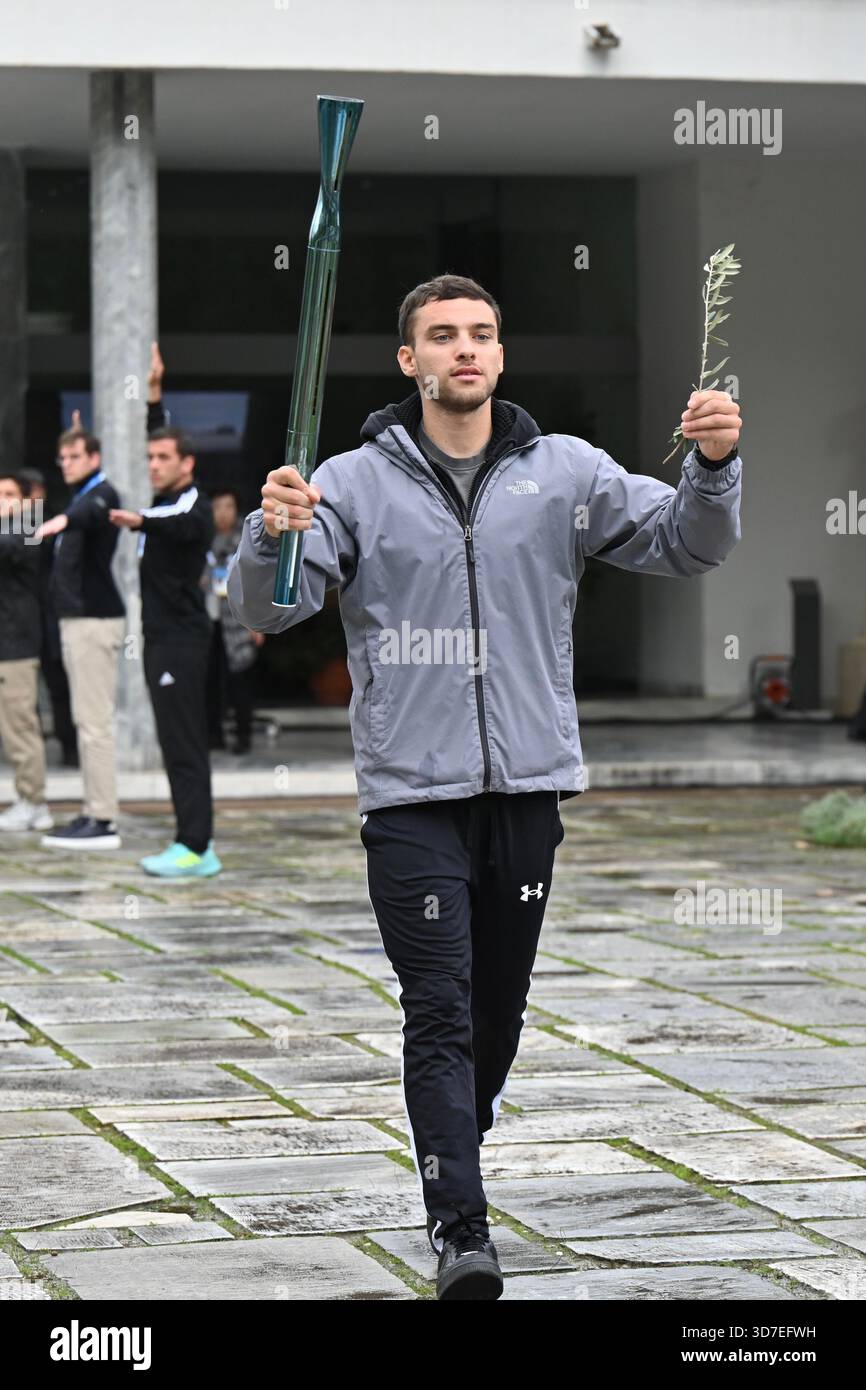 (251125) -- ANCIENT OLYMPIA, Nov. 25, 2025 (Xinhua) -- Greek rower ...