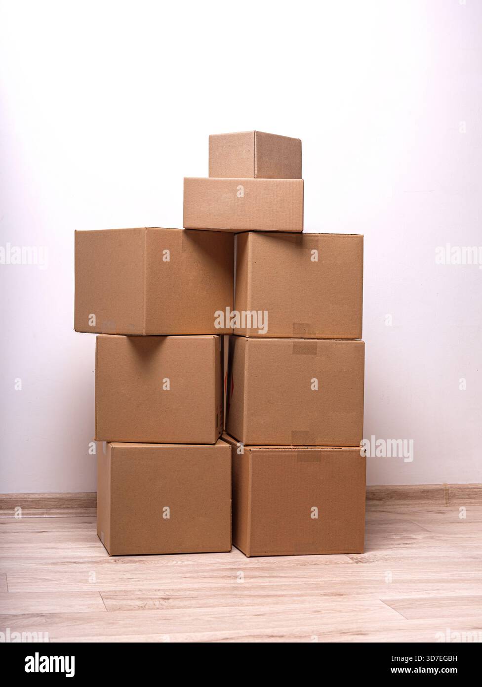 A stack of brown cardboard boxes Stock Photo - Alamy